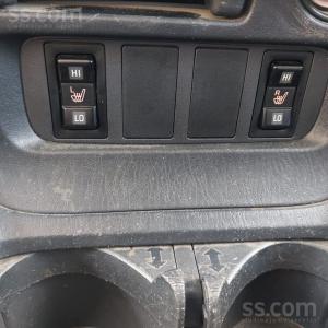 Grey Toyota RAV4 2005 in Bauska, with an engine capacity of 2.00 L and mileage of 270 thousand km for 2300 €, photo 9 on AUTOMOTO.COM.LV