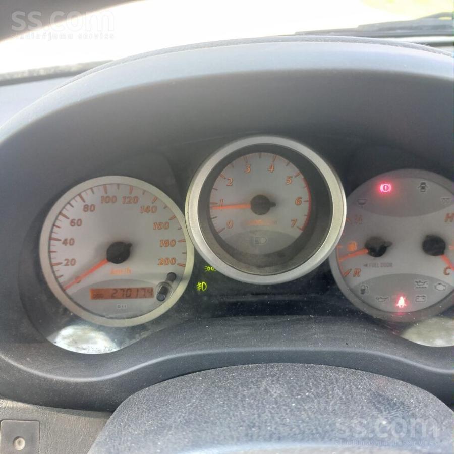Grey Toyota RAV4 2005 in Bauska, with an engine capacity of 2.00 L and mileage of 270 thousand km for 2300 €, photo 11 on AUTOMOTO.COM.LV