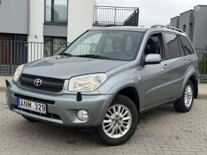 Pelēks Toyota RAV4 2005 Viļņa, ar dzinēja tilpumu 2.00 L un nobraukumu 250 tūkst. km par 3000 €, foto  vietnē AUTOMOTO.COM.LV