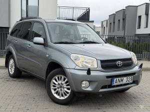 Pelēks Toyota RAV4 2005 Viļņa, ar dzinēja tilpumu 2.00 L un nobraukumu 250 tūkst. km par 3000 €, foto 3 vietnē AUTOMOTO.COM.LV