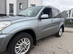 Pelēks Toyota RAV4 2005 Viļņa, ar dzinēja tilpumu 2.00 L un nobraukumu 250 tūkst. km par 3000 €, foto 7 vietnē AUTOMOTO.COM.LV