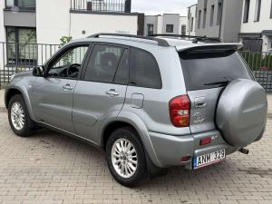 Pelēks Toyota RAV4 2005 Viļņa, ar dzinēja tilpumu 2.00 L un nobraukumu 250 tūkst. km par 3000 €, foto 13 vietnē AUTOMOTO.COM.LV