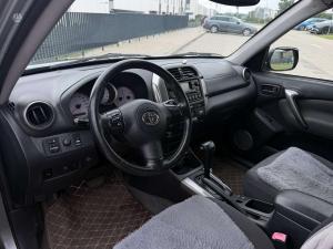 Pelēks Toyota RAV4 2005 Viļņa, ar dzinēja tilpumu 2.00 L un nobraukumu 250 tūkst. km par 3000 €, foto 17 vietnē AUTOMOTO.COM.LV