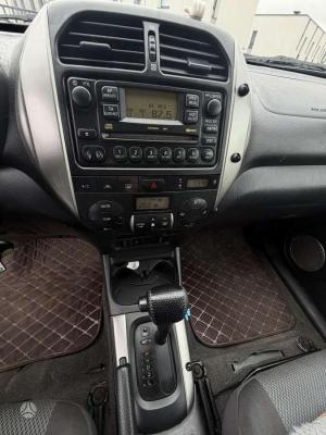 Pelēks Toyota RAV4 2005 Viļņa, ar dzinēja tilpumu 2.00 L un nobraukumu 250 tūkst. km par 3000 €, foto 22 vietnē AUTOMOTO.COM.LV