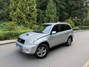 Grey Toyota RAV4 2005 in Vilnius, with an engine capacity of 2.00 L and mileage of 200 thousand km for 2999 €, photo 3 on AUTOMOTO.COM.LV