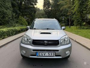 Grey Toyota RAV4 2005 in Vilnius, with an engine capacity of 2.00 L and mileage of 200 thousand km for 2999 €, photo 4 on AUTOMOTO.COM.LV