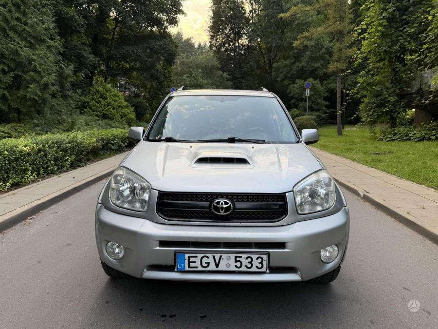 Grey Toyota RAV4 2005 in Vilnius, with an engine capacity of 2.00 L and mileage of 200 thousand km for 2999 €, photo 4 on AUTOMOTO.COM.LV