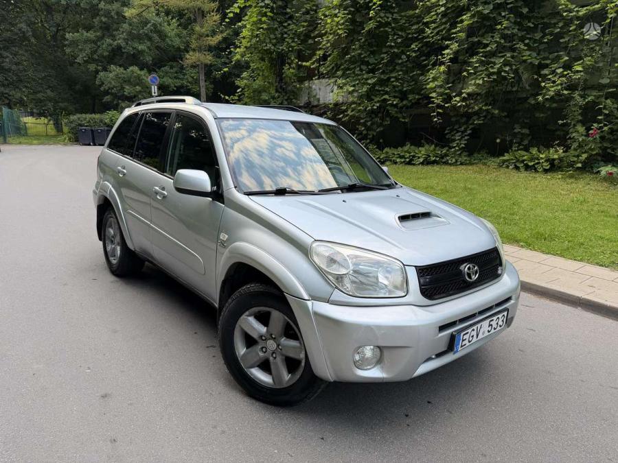 Grey Toyota RAV4 2005 in Vilnius, with an engine capacity of 2.00 L and mileage of 200 thousand km for 2999 €, photo 5 on AUTOMOTO.COM.LV