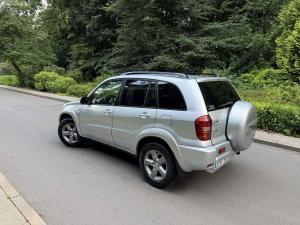 Grey Toyota RAV4 2005 in Vilnius, with an engine capacity of 2.00 L and mileage of 200 thousand km for 2999 €, photo 9 on AUTOMOTO.COM.LV