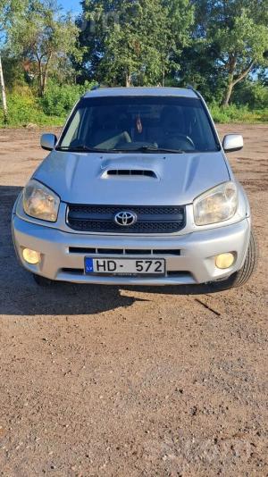 Pelēks Toyota RAV4 2005 Daugavpils, ar dzinēja tilpumu 2.00 L un nobraukumu 244 tūkst. km par 1850 €, foto 5 vietnē AUTOMOTO.COM.LV