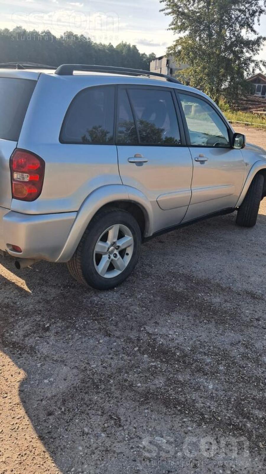 Pelēks Toyota RAV4 2005 Daugavpils, ar dzinēja tilpumu 2.00 L un nobraukumu 244 tūkst. km par 1850 €, foto 6 vietnē AUTOMOTO.COM.LV