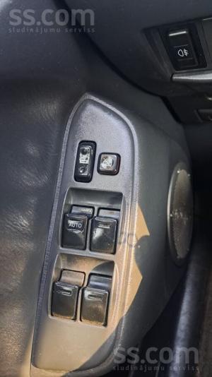 Pelēks Toyota RAV4 2005 Daugavpils, ar dzinēja tilpumu 2.00 L un nobraukumu 244 tūkst. km par 1850 €, foto 8 vietnē AUTOMOTO.COM.LV