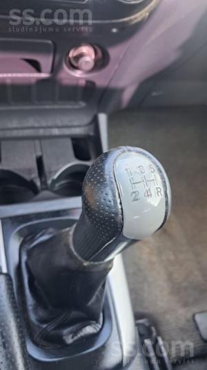 Pelēks Toyota RAV4 2005 Daugavpils, ar dzinēja tilpumu 2.00 L un nobraukumu 244 tūkst. km par 1850 €, foto 9 vietnē AUTOMOTO.COM.LV