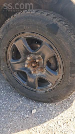 Pelēks Toyota RAV4 2005 Daugavpils, ar dzinēja tilpumu 2.00 L un nobraukumu 244 tūkst. km par 1850 €, foto 16 vietnē AUTOMOTO.COM.LV