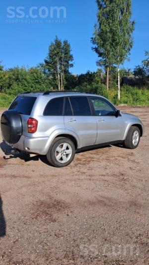 Pelēks Toyota RAV4 2005 Daugavpils, ar dzinēja tilpumu 2.00 L un nobraukumu 244 tūkst. km par 1850 €, foto 21 vietnē AUTOMOTO.COM.LV