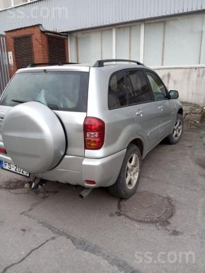 Pelēks Toyota RAV4 2005 Rīga, ar dzinēja tilpumu 2.00 L un nobraukumu 232 tūkst. km par 3000 €, foto 5 vietnē AUTOMOTO.COM.LV