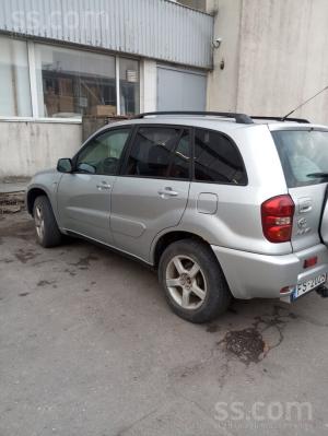 Pelēks Toyota RAV4 2005 Rīga, ar dzinēja tilpumu 2.00 L un nobraukumu 232 tūkst. km par 3000 €, foto 6 vietnē AUTOMOTO.COM.LV