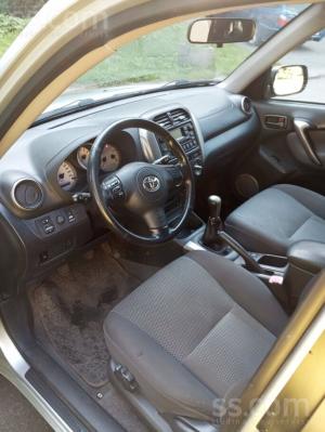 Pelēks Toyota RAV4 2005 Rīga, ar dzinēja tilpumu 2.00 L un nobraukumu 232 tūkst. km par 3000 €, foto 9 vietnē AUTOMOTO.COM.LV