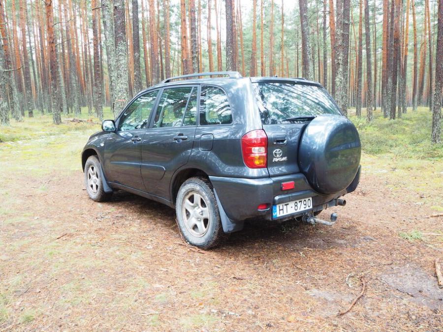 Pelēks Toyota RAV4 2005 Rīga, ar dzinēja tilpumu 2.00 L un nobraukumu 269 tūkst. km par 3250 €, foto 3 vietnē AUTOMOTO.COM.LV