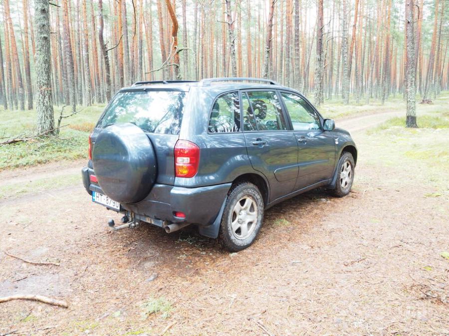 Pelēks Toyota RAV4 2005 Rīga, ar dzinēja tilpumu 2.00 L un nobraukumu 269 tūkst. km par 3250 €, foto 4 vietnē AUTOMOTO.COM.LV