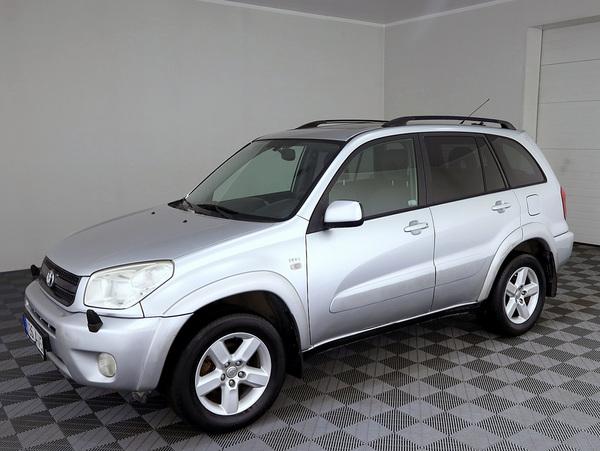 Grey Toyota RAV4 2005 in Tallinn, with an engine capacity of 2.00 L and mileage of 267 thousand km for 2299 €, photo 3 on AUTOMOTO.COM.LV