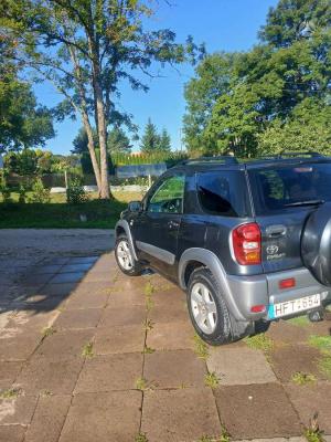 Pelēks Toyota RAV4 2005 Raseiniai, ar dzinēja tilpumu 2.00 L un nobraukumu 357 tūkst. km par 3500 €, foto  vietnē AUTOMOTO.COM.LV