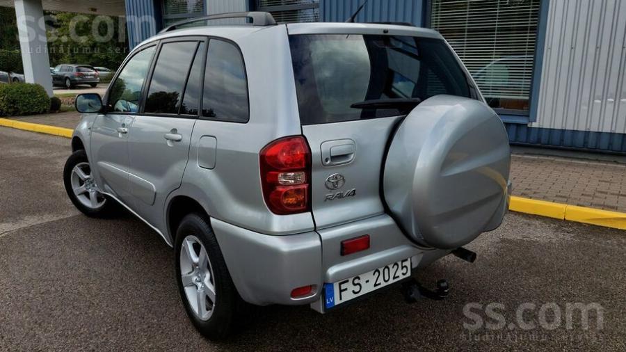 Grey Toyota RAV4 2005 in Riga, with an engine capacity of 2.00 L and mileage of 232 thousand km for 2950 €, photo 7 on AUTOMOTO.COM.LV