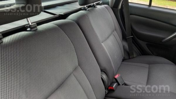 Grey Toyota RAV4 2005 in Riga, with an engine capacity of 2.00 L and mileage of 232 thousand km for 2950 €, photo 9 on AUTOMOTO.COM.LV
