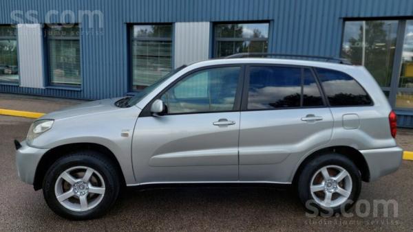 Grey Toyota RAV4 2005 in Riga, with an engine capacity of 2.00 L and mileage of 232 thousand km for 2950 €, photo 11 on AUTOMOTO.COM.LV