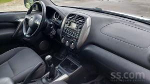 Grey Toyota RAV4 2005 in Riga, with an engine capacity of 2.00 L and mileage of 232 thousand km for 2950 €, photo 12 on AUTOMOTO.COM.LV