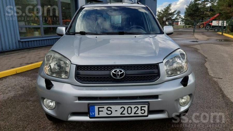 Grey Toyota RAV4 2005 in Riga, with an engine capacity of 2.00 L and mileage of 232 thousand km for 2950 €, photo 14 on AUTOMOTO.COM.LV