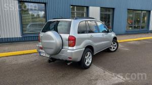 Grey Toyota RAV4 2005 in Riga, with an engine capacity of 2.00 L and mileage of 232 thousand km for 2950 €, photo 22 on AUTOMOTO.COM.LV