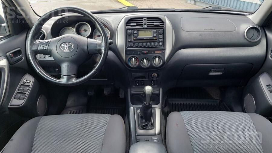 Grey Toyota RAV4 2005 in Riga, with an engine capacity of 2.00 L and mileage of 232 thousand km for 2950 €, photo 24 on AUTOMOTO.COM.LV