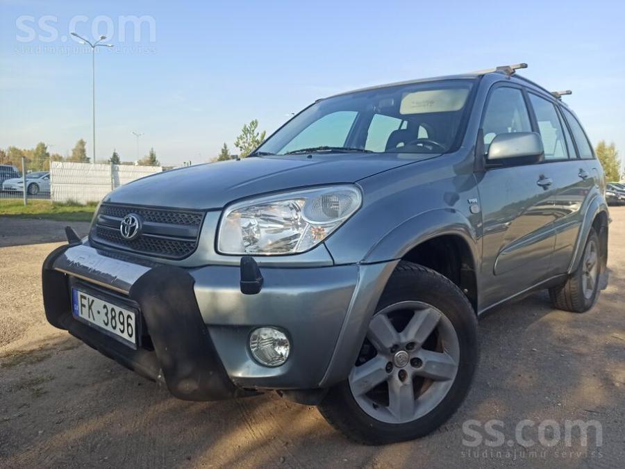 Grey Toyota RAV4 2005 in Daugavpils, with an engine capacity of 2.00 L and mileage of 0 thousand km for 3450 €, photo 1 on AUTOMOTO.COM.LV