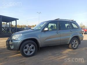 Grey Toyota RAV4 2005 in Daugavpils, with an engine capacity of 2.00 L and mileage of 0 thousand km for 3450 €, photo 5 on AUTOMOTO.COM.LV
