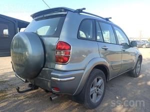 Grey Toyota RAV4 2005 in Daugavpils, with an engine capacity of 2.00 L and mileage of 0 thousand km for 3450 €, photo 8 on AUTOMOTO.COM.LV
