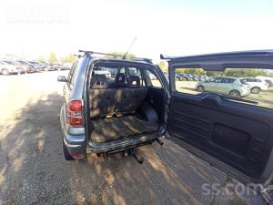 Grey Toyota RAV4 2005 in Daugavpils, with an engine capacity of 2.00 L and mileage of 0 thousand km for 3450 €, photo 10 on AUTOMOTO.COM.LV