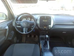 Grey Toyota RAV4 2005 in Daugavpils, with an engine capacity of 2.00 L and mileage of 0 thousand km for 3450 €, photo 14 on AUTOMOTO.COM.LV
