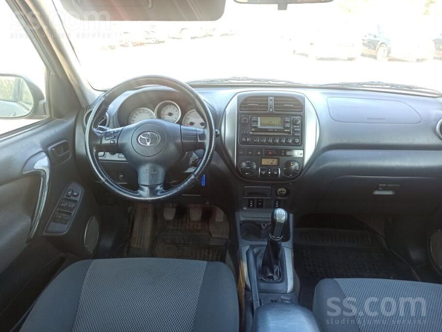 Grey Toyota RAV4 2005 in Daugavpils, with an engine capacity of 2.00 L and mileage of 0 thousand km for 3450 €, photo 14 on AUTOMOTO.COM.LV