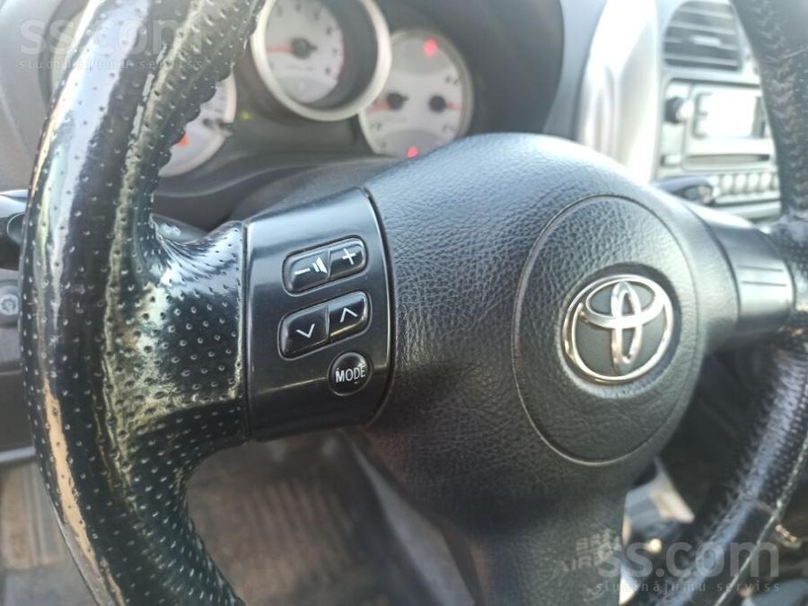 Grey Toyota RAV4 2005 in Daugavpils, with an engine capacity of 2.00 L and mileage of 0 thousand km for 3450 €, photo 25 on AUTOMOTO.COM.LV