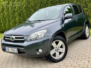Pelēks Toyota RAV4 2006 Rīga, ar dzinēja tilpumu 2.20 L un nobraukumu 0 tūkst. km par 3150 €, foto 4 vietnē AUTOMOTO.COM.LV