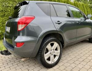 Pelēks Toyota RAV4 2006 Rīga, ar dzinēja tilpumu 2.20 L un nobraukumu 0 tūkst. km par 3150 €, foto 12 vietnē AUTOMOTO.COM.LV