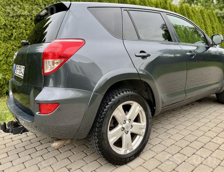 Pelēks Toyota RAV4 2006 Rīga, ar dzinēja tilpumu 2.20 L un nobraukumu 0 tūkst. km par 3150 €, foto 12 vietnē AUTOMOTO.COM.LV