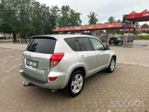 Grey Toyota RAV4 2006 in Jelgava, with an engine capacity of 2.20 L and mileage of 307 thousand km for 4800 €, photo 2 on AUTOMOTO.COM.LV