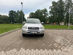 Grey Toyota RAV4 2006 in Jelgava, with an engine capacity of 2.20 L and mileage of 307 thousand km for 4800 €, photo 5 on AUTOMOTO.COM.LV