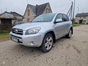 Pelēks Toyota RAV4 2006 Alīta, ar dzinēja tilpumu 2.20 L un nobraukumu 45 tūkst. km par 3199 €, foto 5 vietnē AUTOMOTO.COM.LV
