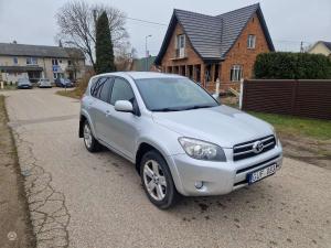 Pelēks Toyota RAV4 2006 Alīta, ar dzinēja tilpumu 2.20 L un nobraukumu 45 tūkst. km par 3199 €, foto 7 vietnē AUTOMOTO.COM.LV