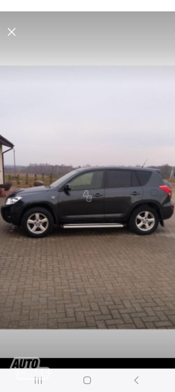 Pelēks Toyota RAV4 2006 Viļņa, ar dzinēja tilpumu 2.20 L un nobraukumu 4000 tūkst. km par 4750 €, foto 1 vietnē AUTOMOTO.COM.LV
