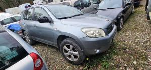 Pelēks Toyota RAV4 2006 Panevēža, ar dzinēja tilpumu 2.20 L un nobraukumu 270 tūkst. km par 2900 €, foto 2 vietnē AUTOMOTO.COM.LV