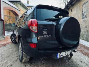 Grey Toyota RAV4 2006 in Cesis, with an engine capacity of 2.20 L and mileage of 0 thousand km for 4650 €, photo 7 on AUTOMOTO.COM.LV
